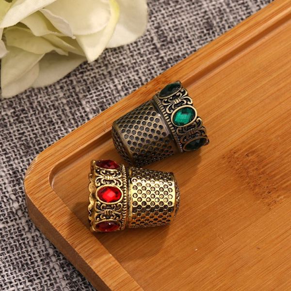 Vintage sömnad fingerborg broderi Fingerskydd RÖD ANTIK Red ancient ...