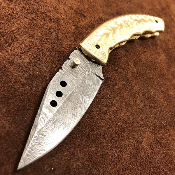 Handgjord och graverad - unik och vacker damscus / damaskus fäll Guld ...