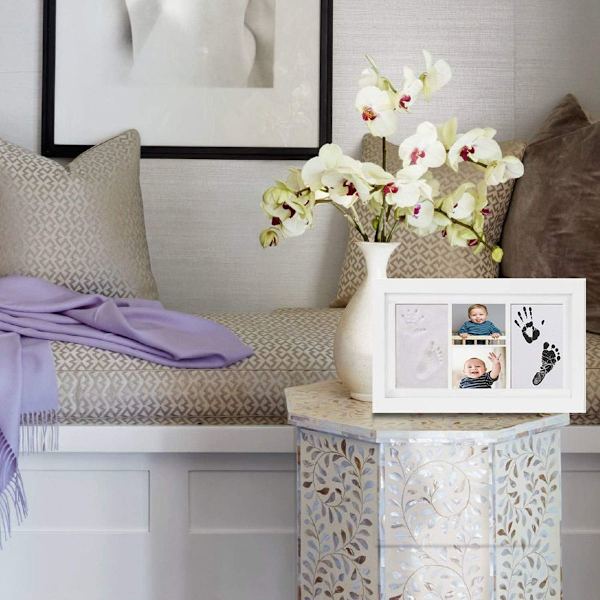 Baby handavtryck och fotavtryck, baby träbildram med gipsavgjutning för ...