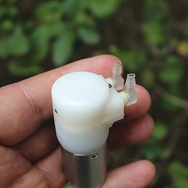 Peristaltinen pumppu 3,7V Mini vesipumppu 130 Itseimevä pumppu Kierto ...